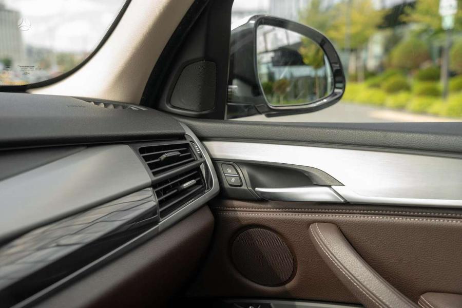 Balts BMW X5 2014 Viļņa, ar dzinēja tilpumu 2.00 L un nobraukumu 270 tūkst. km par 15900 €, foto 17 vietnē AUTOMOTO.COM.LV