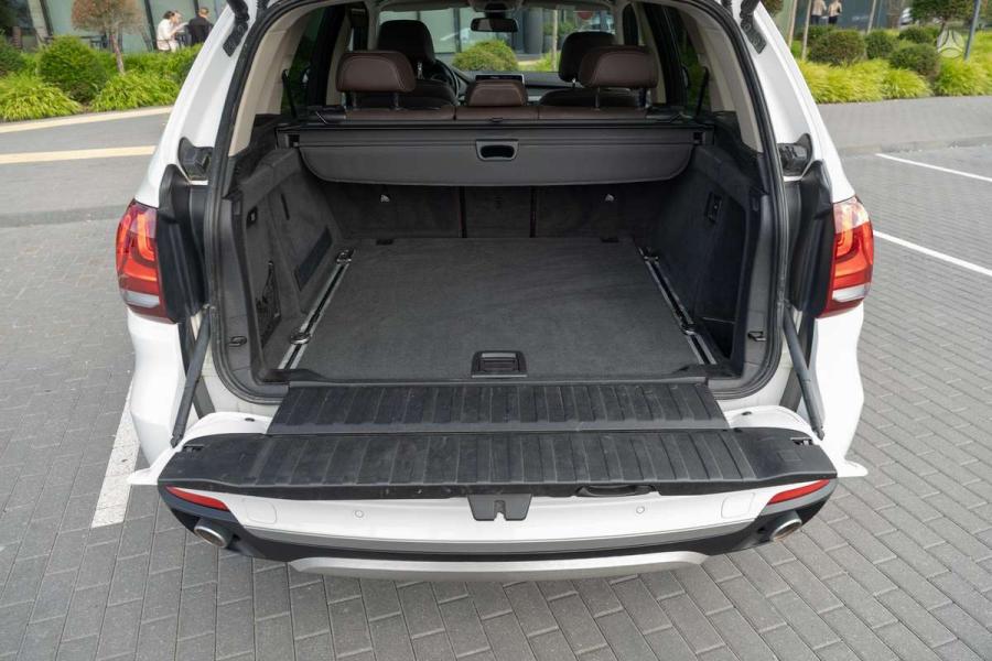 Balts BMW X5 2014 Viļņa, ar dzinēja tilpumu 2.00 L un nobraukumu 270 tūkst. km par 15900 €, foto 18 vietnē AUTOMOTO.COM.LV