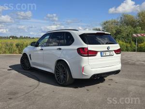 White BMW X5 2014 in Riga, with an engine capacity of 3.00 L and mileage of 251 thousand km for 21999 €, photo 5 on AUTOMOTO.COM.LV