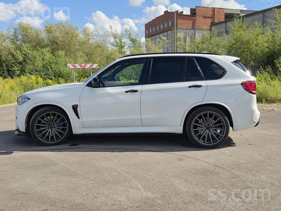 White BMW X5 2014 in Riga, with an engine capacity of 3.00 L and mileage of 251 thousand km for 21999 €, photo 7 on AUTOMOTO.COM.LV
