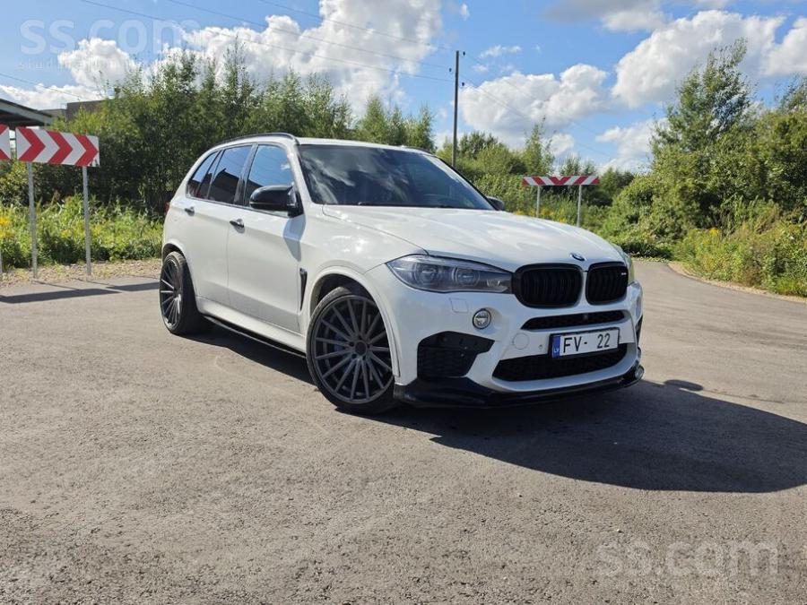White BMW X5 2014 in Riga, with an engine capacity of 3.00 L and mileage of 251 thousand km for 21999 €, photo 10 on AUTOMOTO.COM.LV