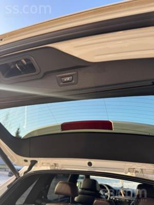 White BMW X5 2014 in Riga, with an engine capacity of 3.00 L and mileage of 251 thousand km for 21999 €, photo 13 on AUTOMOTO.COM.LV