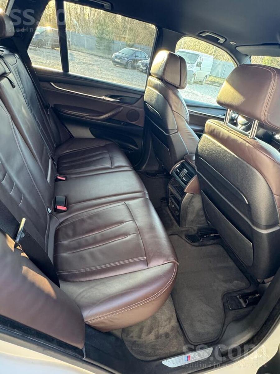 White BMW X5 2014 in Riga, with an engine capacity of 3.00 L and mileage of 251 thousand km for 21999 €, photo 14 on AUTOMOTO.COM.LV