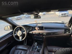 White BMW X5 2014 in Riga, with an engine capacity of 3.00 L and mileage of 251 thousand km for 21999 €, photo 15 on AUTOMOTO.COM.LV