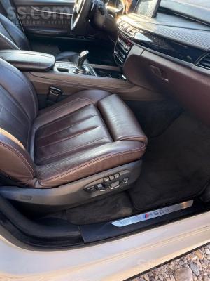White BMW X5 2014 in Riga, with an engine capacity of 3.00 L and mileage of 251 thousand km for 21999 €, photo 16 on AUTOMOTO.COM.LV