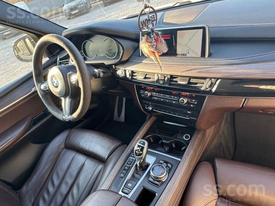 White BMW X5 2014 in Riga, with an engine capacity of 3.00 L and mileage of 251 thousand km for 21999 €, photo 17 on AUTOMOTO.COM.LV