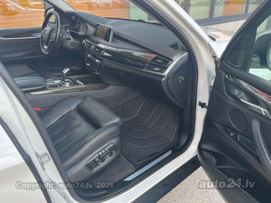 Balts BMW X5 2014 Tallina, ar dzinēja tilpumu 3.00 L un nobraukumu 369 tūkst. km par 19400 €, foto 13 vietnē AUTOMOTO.COM.LV