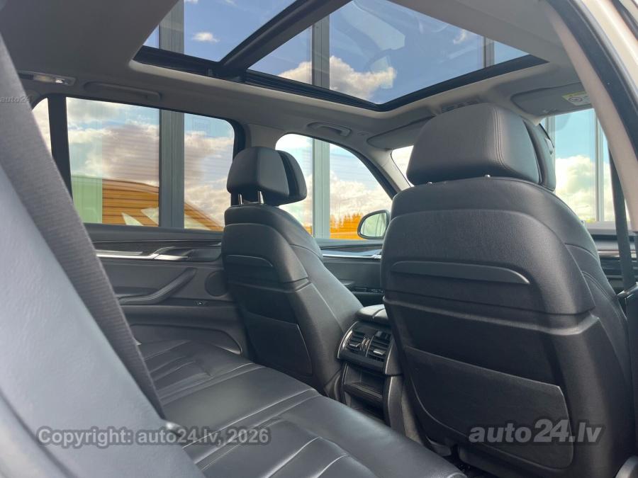 Balts BMW X5 2014 Tallina, ar dzinēja tilpumu 3.00 L un nobraukumu 369 tūkst. km par 19400 €, foto 14 vietnē AUTOMOTO.COM.LV