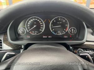 Balts BMW X5 2014 Tallina, ar dzinēja tilpumu 3.00 L un nobraukumu 369 tūkst. km par 19400 €, foto 18 vietnē AUTOMOTO.COM.LV