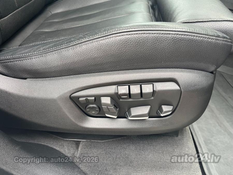 Balts BMW X5 2014 Tallina, ar dzinēja tilpumu 3.00 L un nobraukumu 369 tūkst. km par 19400 €, foto 19 vietnē AUTOMOTO.COM.LV