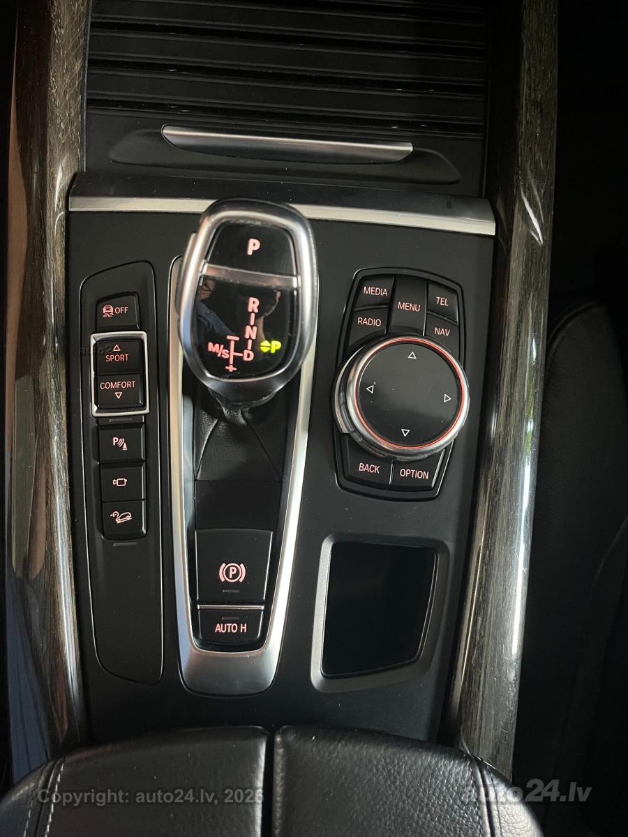 Balts BMW X5 2014 Tallina, ar dzinēja tilpumu 3.00 L un nobraukumu 369 tūkst. km par 19400 €, foto 30 vietnē AUTOMOTO.COM.LV