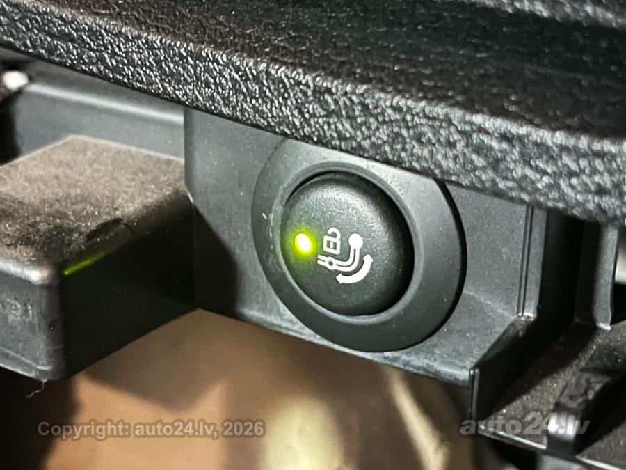Balts BMW X5 2014 Tallina, ar dzinēja tilpumu 3.00 L un nobraukumu 369 tūkst. km par 19400 €, foto 31 vietnē AUTOMOTO.COM.LV