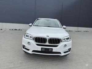 White BMW X5 2014 in Siauliai, with an engine capacity of 2.99 L and mileage of 220 thousand km for 14300 €, photo 3 on AUTOMOTO.COM.LV