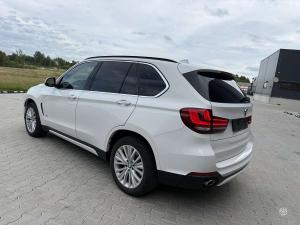 White BMW X5 2014 in Siauliai, with an engine capacity of 2.99 L and mileage of 220 thousand km for 14300 €, photo 9 on AUTOMOTO.COM.LV