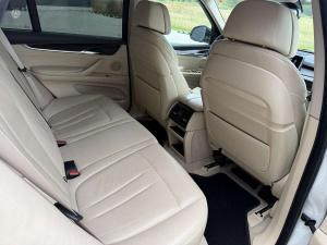 White BMW X5 2014 in Siauliai, with an engine capacity of 2.99 L and mileage of 220 thousand km for 14300 €, photo 17 on AUTOMOTO.COM.LV