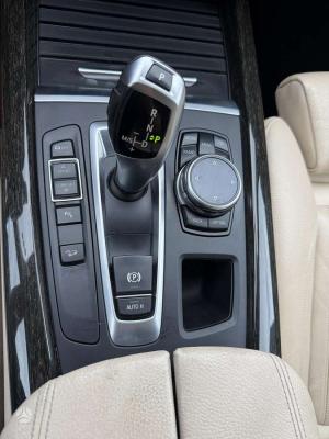 White BMW X5 2014 in Siauliai, with an engine capacity of 2.99 L and mileage of 220 thousand km for 14300 €, photo 19 on AUTOMOTO.COM.LV