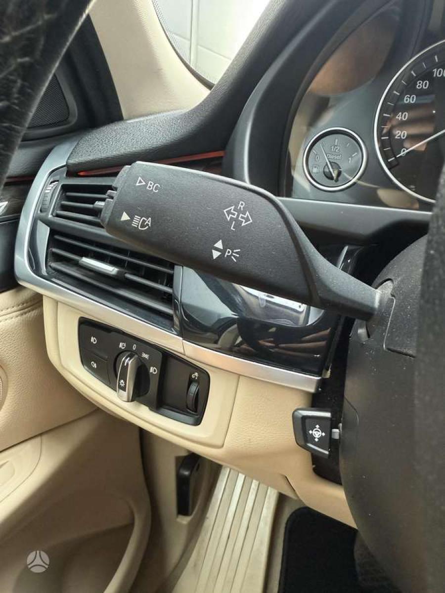 White BMW X5 2014 in Siauliai, with an engine capacity of 2.99 L and mileage of 220 thousand km for 14300 €, photo 20 on AUTOMOTO.COM.LV