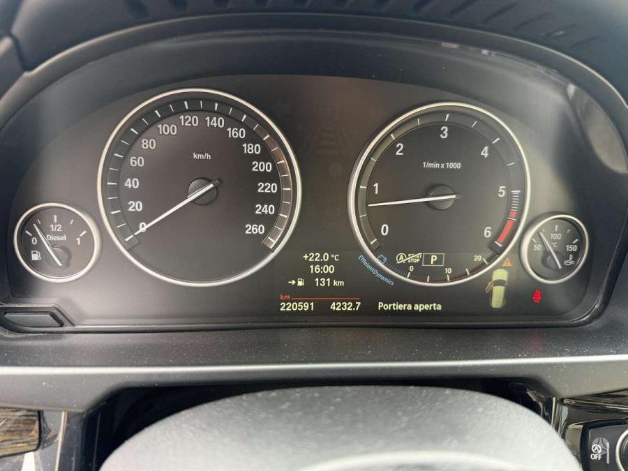 White BMW X5 2014 in Siauliai, with an engine capacity of 2.99 L and mileage of 220 thousand km for 14300 €, photo 22 on AUTOMOTO.COM.LV