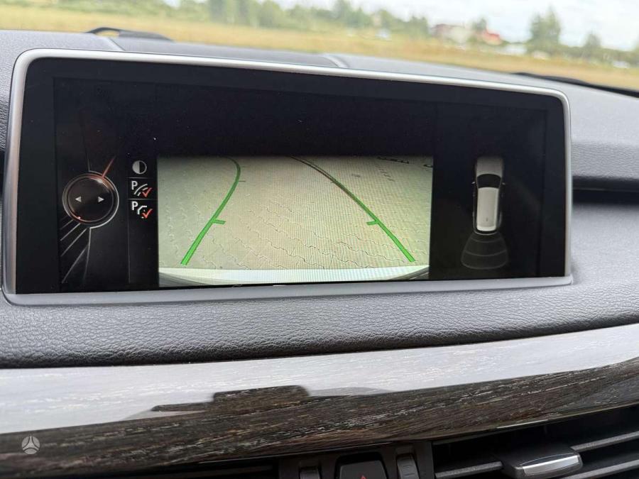 White BMW X5 2014 in Siauliai, with an engine capacity of 2.99 L and mileage of 220 thousand km for 14300 €, photo 25 on AUTOMOTO.COM.LV