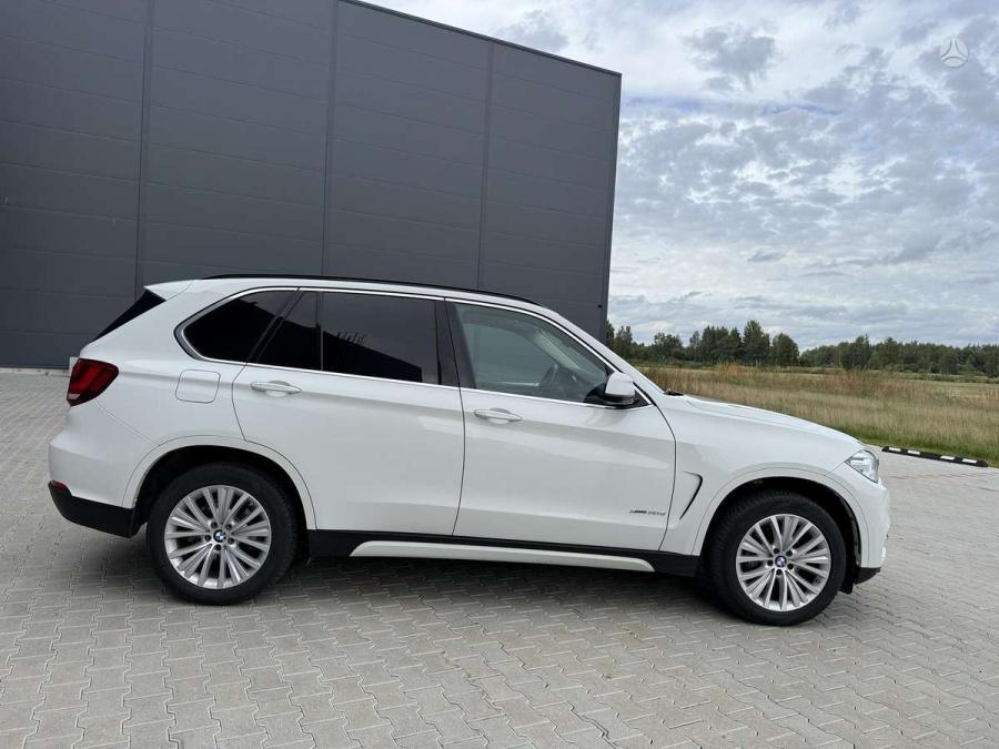 Balts BMW X5 2014 Šauļi, ar dzinēja tilpumu 2.99 L un nobraukumu 220 tūkst. km par 14300 €, foto 5 vietnē AUTOMOTO.COM.LV