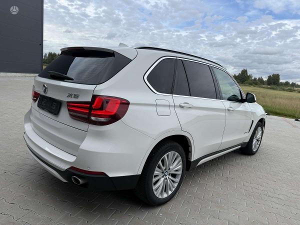BMW X5 2014 Šauļi vietnē Balts BMW X5 2014 Šauļi, ar dzinēja tilpumu 2.99 L un nobraukumu 220 tūkst. km par 14300 €, foto 7 vietnē AUTOMOTO.COM.LV