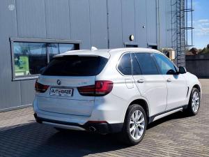 Balts BMW X5 2014 Šauļi, ar dzinēja tilpumu 3.00 L un nobraukumu 235 tūkst. km par 12900 €, foto 5 vietnē AUTOMOTO.COM.LV