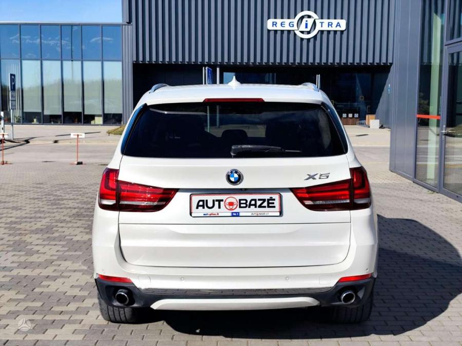 Balts BMW X5 2014 Šauļi, ar dzinēja tilpumu 3.00 L un nobraukumu 235 tūkst. km par 12900 €, foto 7 vietnē AUTOMOTO.COM.LV