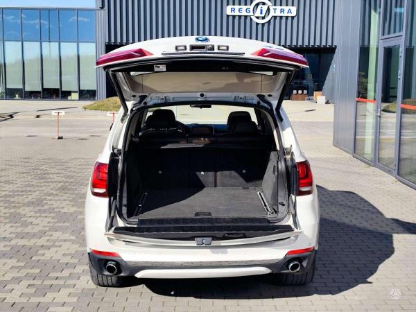 White BMW X5 2014 in Siauliai, with an engine capacity of 3.00 L and mileage of 235 thousand km for 12900 €, photo 8 on AUTOMOTO.COM.LV