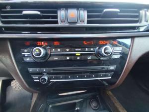 Balts BMW X5 2014 Šauļi, ar dzinēja tilpumu 3.00 L un nobraukumu 235 tūkst. km par 12900 €, foto 17 vietnē AUTOMOTO.COM.LV