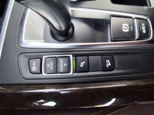 Balts BMW X5 2014 Šauļi, ar dzinēja tilpumu 3.00 L un nobraukumu 235 tūkst. km par 12900 €, foto 22 vietnē AUTOMOTO.COM.LV