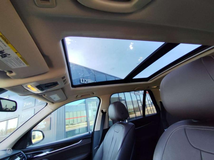 Balts BMW X5 2014 Šauļi, ar dzinēja tilpumu 3.00 L un nobraukumu 235 tūkst. km par 12900 €, foto 26 vietnē AUTOMOTO.COM.LV