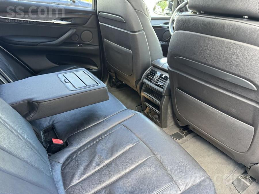 Balts BMW X5 2014 Rīga, ar dzinēja tilpumu 3.00 L un nobraukumu 98 tūkst. km par 25000 €, foto 15 vietnē AUTOMOTO.COM.LV
