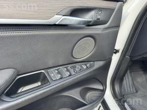 Balts BMW X5 2014 Rīga, ar dzinēja tilpumu 3.00 L un nobraukumu 98 tūkst. km par 25000 €, foto 17 vietnē AUTOMOTO.COM.LV