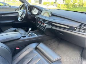 Balts BMW X5 2014 Rīga, ar dzinēja tilpumu 3.00 L un nobraukumu 98 tūkst. km par 25000 €, foto 21 vietnē AUTOMOTO.COM.LV