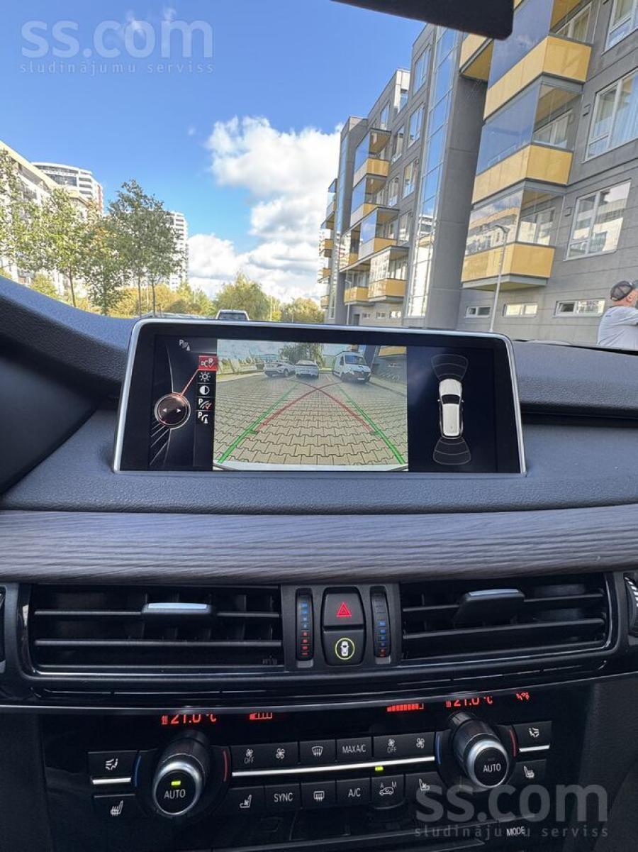 Balts BMW X5 2014 Rīga, ar dzinēja tilpumu 3.00 L un nobraukumu 98 tūkst. km par 25000 €, foto 31 vietnē AUTOMOTO.COM.LV