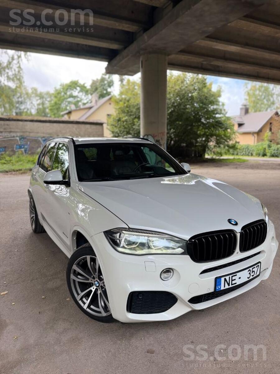 White BMW X5 2014 in Riga, with an engine capacity of 3.00 L and mileage of 255 thousand km for 23200 €, photo 1 on AUTOMOTO.COM.LV