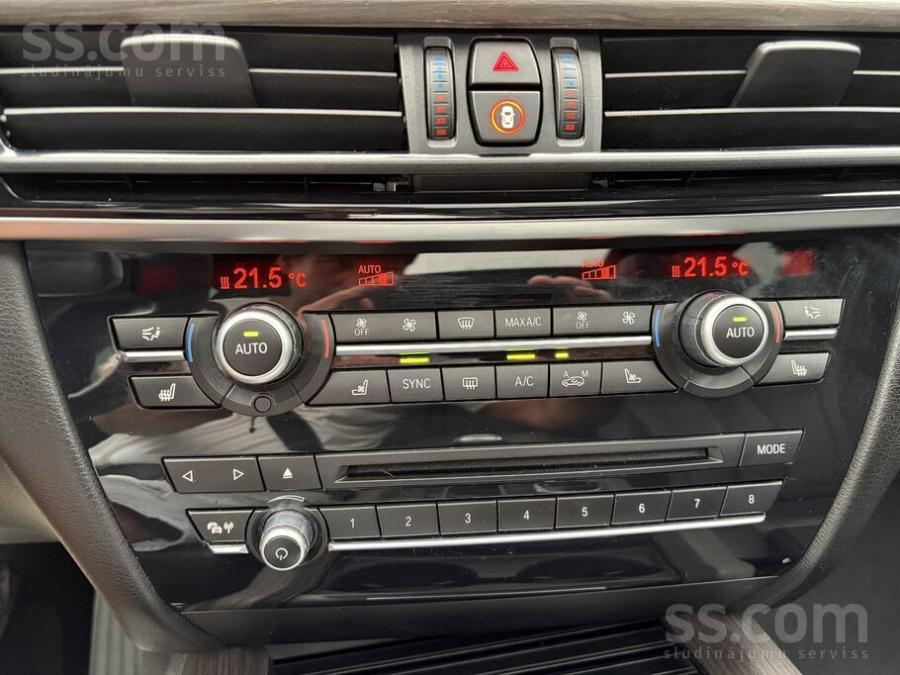 Белый БМВ Х5 2014 в Рига, объемом двигателя 3.00 л и пробегом 160 тыс. км за 19990 €, фото 15 на AUTOMOTO.COM.LV