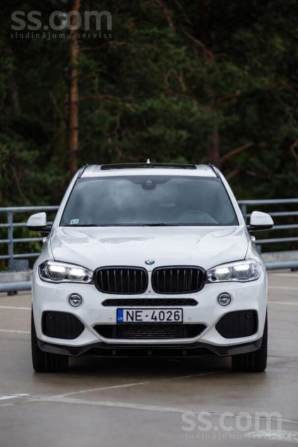 White BMW X5 2014 in Riga, with an engine capacity of 3.00 L and mileage of 353 thousand km for 21500 €, photo 3 on AUTOMOTO.COM.LV