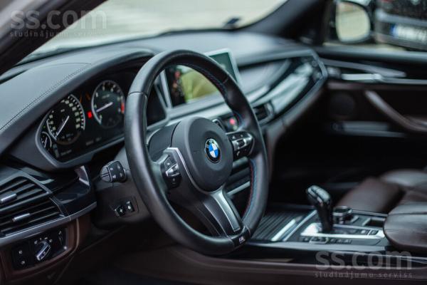 White BMW X5 2014 in Riga, with an engine capacity of 3.00 L and mileage of 353 thousand km for 21500 €, photo 10 on AUTOMOTO.COM.LV