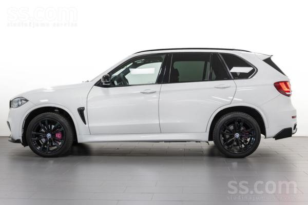 White BMW X5 2015 in Riga, with an engine capacity of 3.00 L and mileage of 234 thousand km for 25900 €, photo 8 on AUTOMOTO.COM.LV