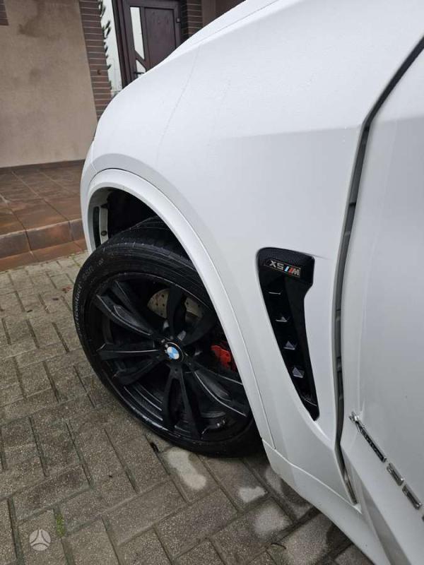 White BMW X5 2015 in Klaipeda, with an engine capacity of 2.98 L and mileage of 167 thousand km for 26500 €, photo 11 on AUTOMOTO.COM.LV