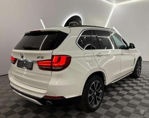 White BMW X5 2015 in Marijampole, with an engine capacity of 2.99 L and mileage of 198 thousand km for 19500 €, photo 30 on AUTOMOTO.COM.LV