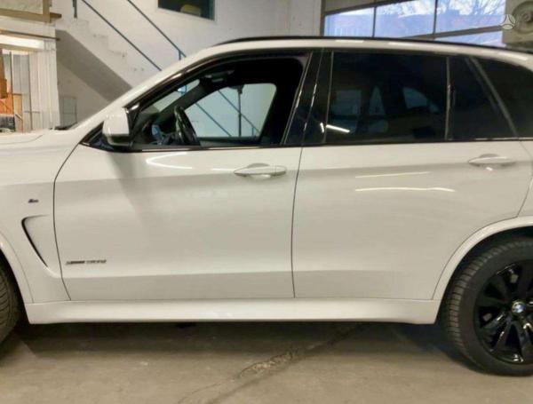 Balts BMW X5 2015 Šauļi, ar dzinēja tilpumu 2.99 L un nobraukumu 290 tūkst. km par 20200 €, foto 5 vietnē AUTOMOTO.COM.LV