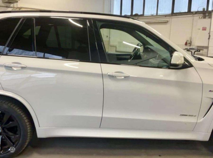 Balts BMW X5 2015 Šauļi, ar dzinēja tilpumu 2.99 L un nobraukumu 290 tūkst. km par 20200 €, foto 10 vietnē AUTOMOTO.COM.LV