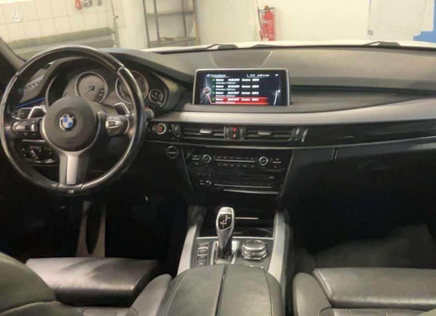 Balts BMW X5 2015 Šauļi, ar dzinēja tilpumu 2.99 L un nobraukumu 290 tūkst. km par 20200 €, foto 17 vietnē AUTOMOTO.COM.LV