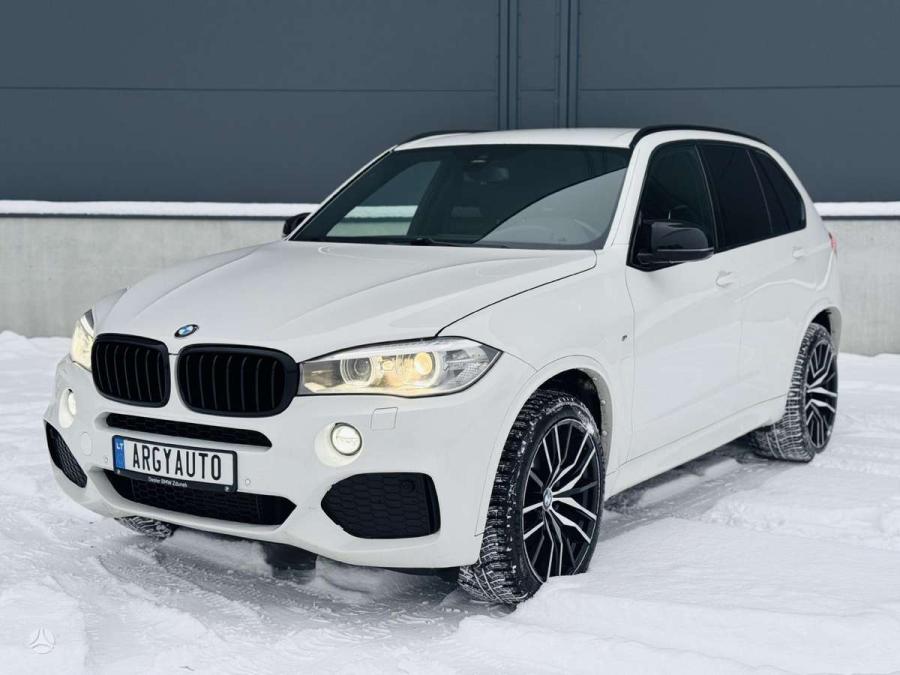 White BMW X5 2015 in Kaunas, with an engine capacity of 2.99 L and mileage of 296 thousand km for 17750 €, photo 1 on AUTOMOTO.COM.LV