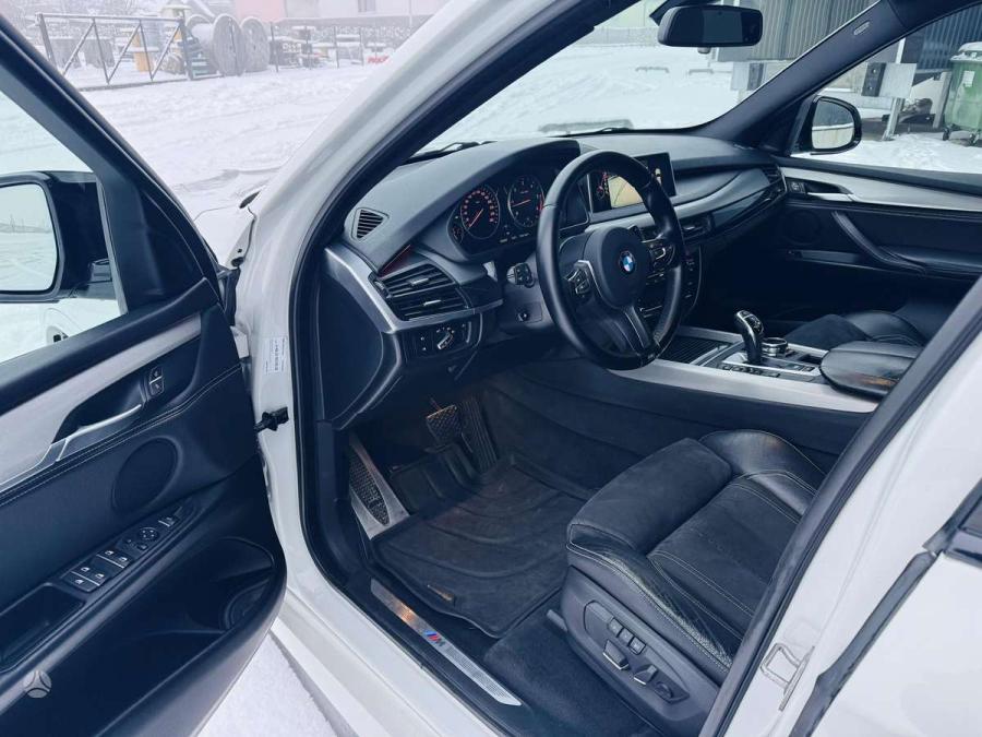 White BMW X5 2015 in Kaunas, with an engine capacity of 2.99 L and mileage of 296 thousand km for 17750 €, photo 11 on AUTOMOTO.COM.LV