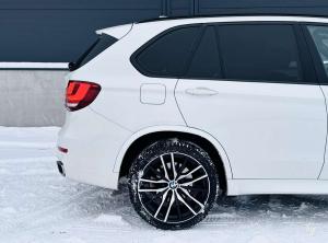 White BMW X5 2015 in Kaunas, with an engine capacity of 2.99 L and mileage of 296 thousand km for 17750 €, photo 35 on AUTOMOTO.COM.LV
