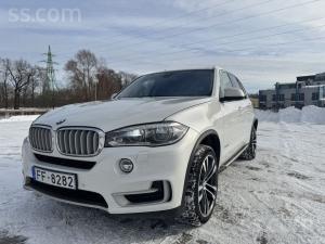 White BMW X5 2015 in Riga, with an engine capacity of 3.00 L and mileage of 217 thousand km for 23550 €, photo  on AUTOMOTO.COM.LV