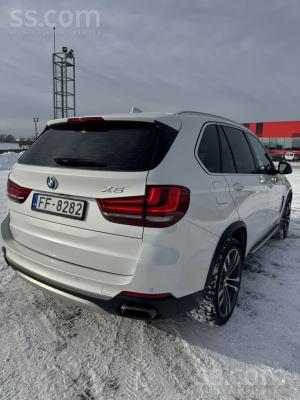 White BMW X5 2015 in Riga, with an engine capacity of 3.00 L and mileage of 217 thousand km for 23550 €, photo 5 on AUTOMOTO.COM.LV